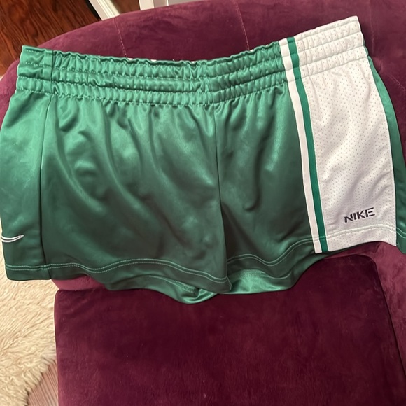 Nike | Shorts | Nwot Nike Green White Shorts W Nike Swish On Back Size ...